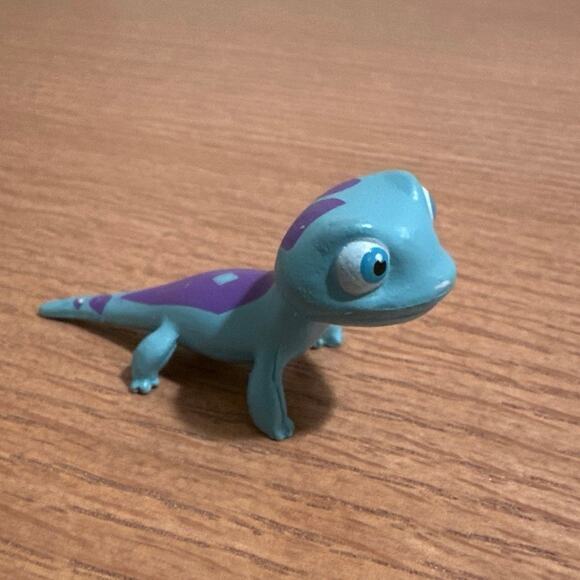 Disney | Toys | Bruni Disney Movie Frozen 2 Salamander Pvc Toy Playset ...